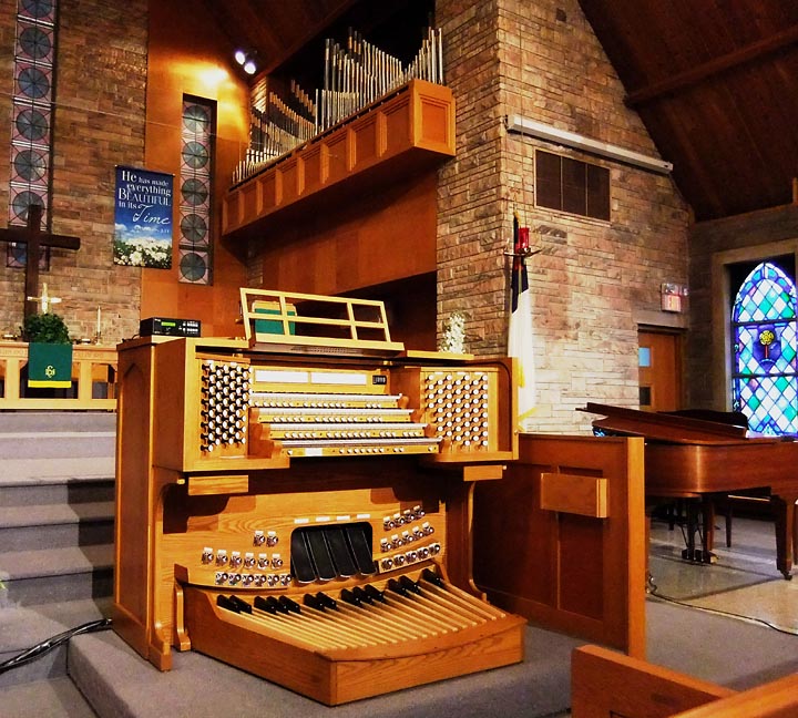 Allen Organ Installations Emmanuel Reformed Church, Morrison, Illinois ...